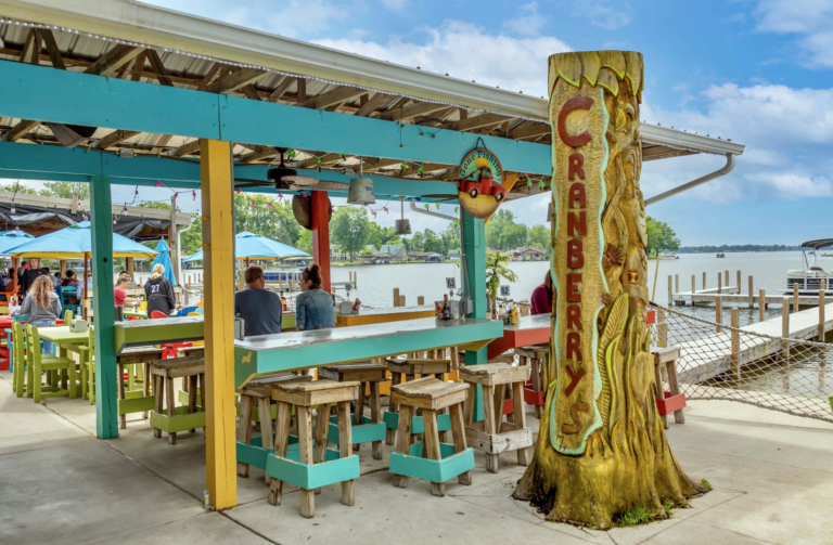 Cranberry Resort – Waterfront Bar & Grill